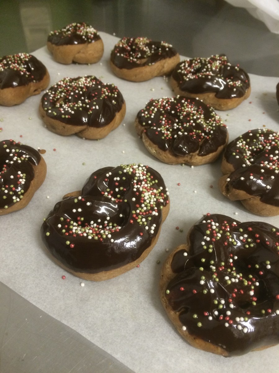GBBO Bread Week Challenge 3: Quick Chocolate Dough-Knots – Andrew in ...