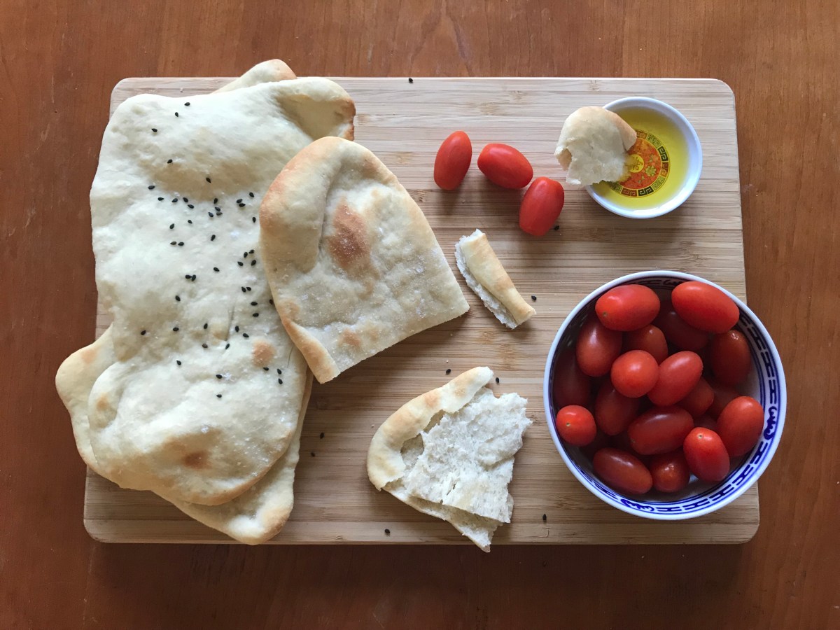 Homemade Garlic Pitta-style Flatbreads – Andrew in the Kitchen